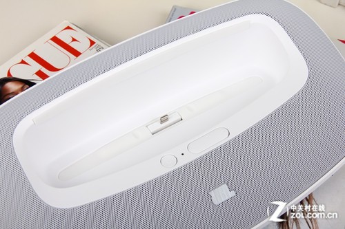 享受节奏的快感 测JBL迷你iPhone5音响（全文）_JBL OnBeat Mini_音频评测-中关村在线