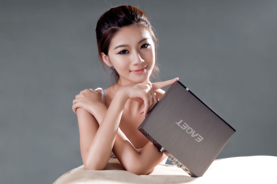 黑丝的诱惑 白皙气质美女情迷忆捷新H5-第6页-高清频道-ZOL中关村在线