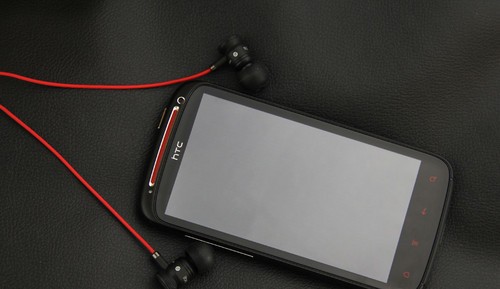 Beat Audio完美音效 HTC G18仅售1950元_HTC G18（Sensation XE/黑色）_深圳手机行情-中关村在线