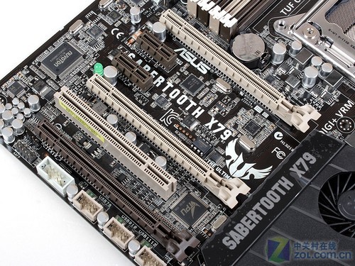 特种部队袭来 华硕剑齿虎X79高清图赏_华硕 SABERTOOTH X79_主板新闻-中关村在线