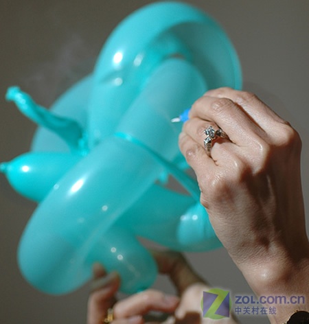 经典瞬间 你绝对拍不出的气球爆炸画面_业界-中关村在线